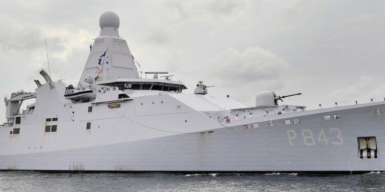 Patrullero de la Marina Real Holandesa bordeó las costas venezolanas por segunda vez | Via 97.7 FM